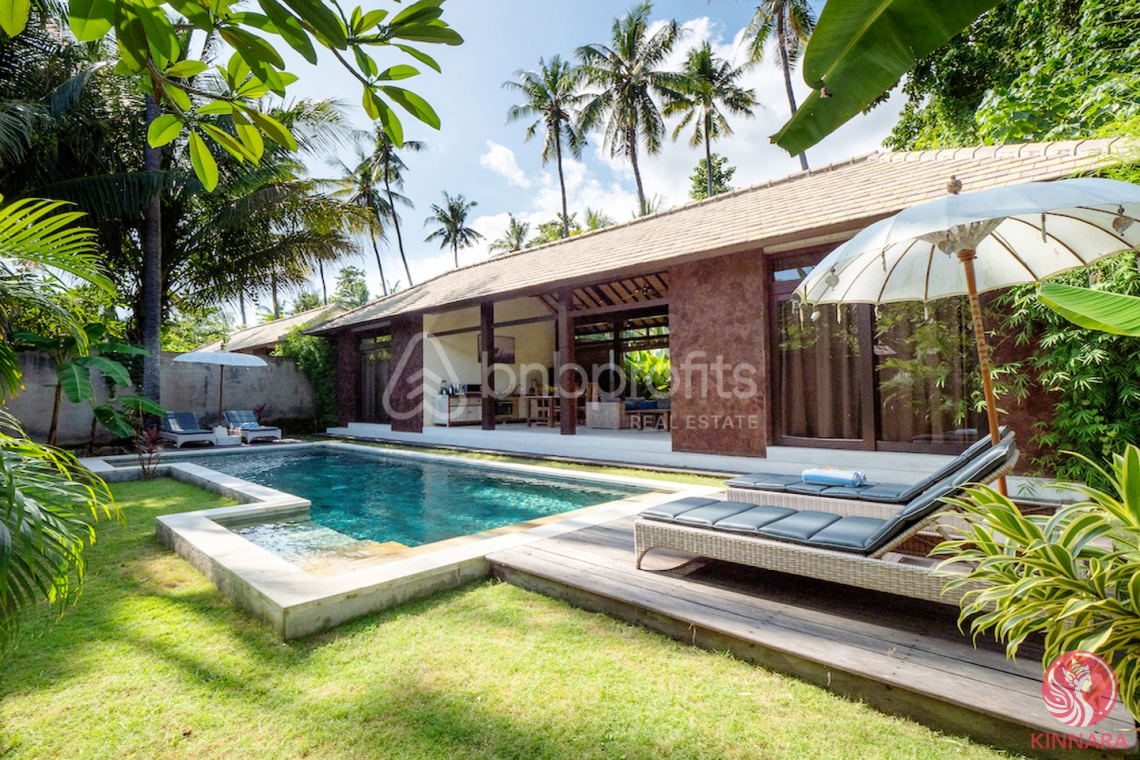 Unwind in North Bali: Freehold Villa with Beach Access - #12545